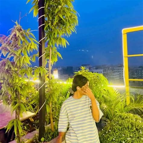 Azmi Moonlitazmi • Threads Say More