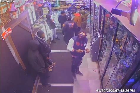 Nyc Smoke Shop Scene Of Man Fatally Shot In The Head