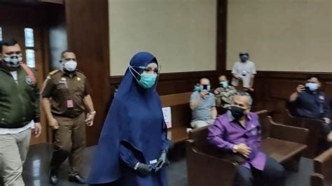 Menilik 5 Gaya Berpakaian Jaksa Pinangki Di Balik Balutan Hijab