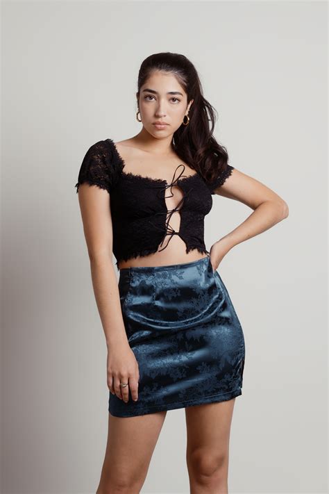 Cute Black Top Tie Front Crop Top Black Curtain Top