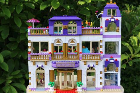 Lego Friends Heartlake Performance School 41134 Aufgespürt