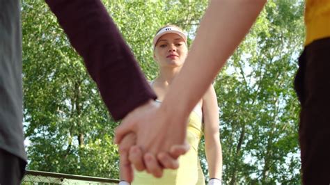 ПЕРВУЮ КРАСАВИЦУ ШКОЛЫ ПРОИГНОРИРОВАЛ НОВЕНЬКИЙ МАЛЬЧИК В КЛАССЕ Королева Мелодрама Фильм