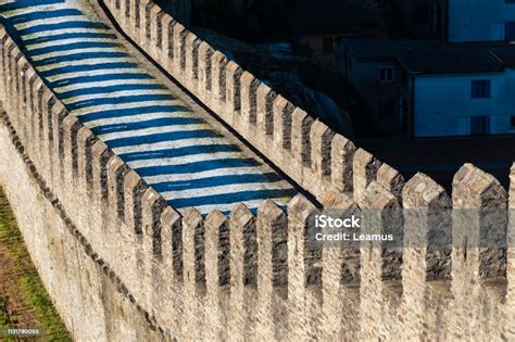 카스 텔 그란데 벨 린 초 나 남부 Switzerlandâs 티치노 주의 수도 도시 3 개 중세 성으로 유명한 유네스코 세계