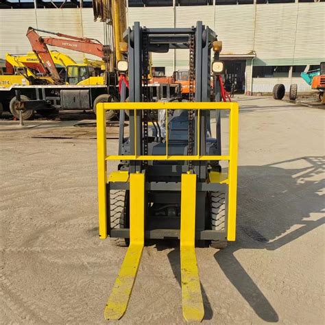 Japan Fd30 3 Ton Diesel Forklift 3t Used Komatsu Forklift Buy Komatsu