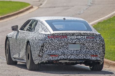 [스파이샷] 캐딜락의 초호화 전기차 셀레스틱 본격 테스트 돌입 모터그래프