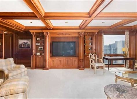 رونالدو يبحث عن موظفين براتب خيالي بـشروط خاصة المصري اليوم