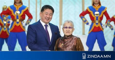 “Өнөр бүл” хүүхдийн төвийн хамт олонд төрийн дээд цол одон медаль хүртээв