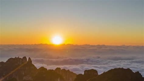 险峰峻岭绝壁千仞峡谷纵横登顶太行山南巅王莽岭观赏壮观云海日出 凤凰网视频 凤凰网