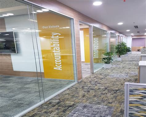 Otic Glass Partitions
