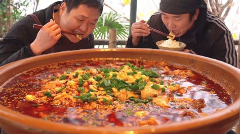 一整片鱼肉，二弟做“水煮鱼片”，麻辣鲜香，连吃三碗米饭都不够｜mukbang【鐵鍋視頻】 Youtube