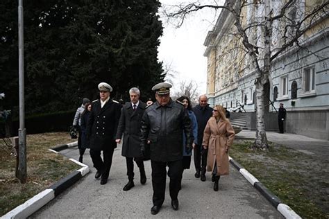 Висшето военноморско училище „Н Й Вапцаров отбелязва 143 годишнина