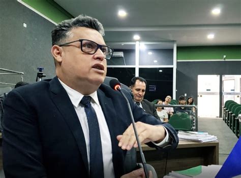 Ex vereador assassinado dentro de casa teve orelha decepada e vários