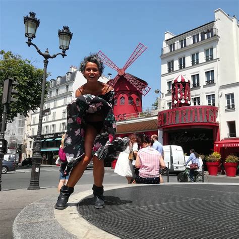 Limage contient peut être une personne ou plus et plein air Wind