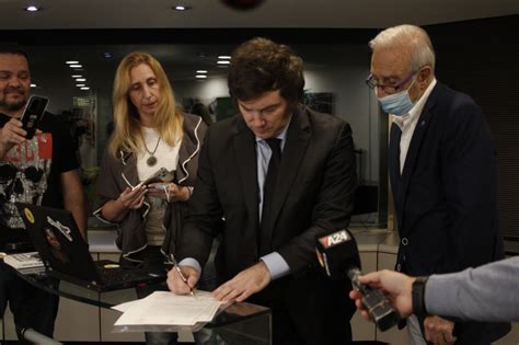 Javier Milei Avanza Con Un Armado Político Para Sostener Su Proyecto 2023 Quiénes Lo Acompañan