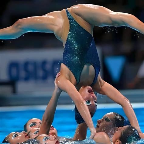 Pin By Lawrence Edmondson On Memes Beautiful Athletes Poses Sports Women