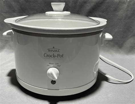 White Rival Crock Pot Slow Cooker Model 3060 8”h Metzger Property