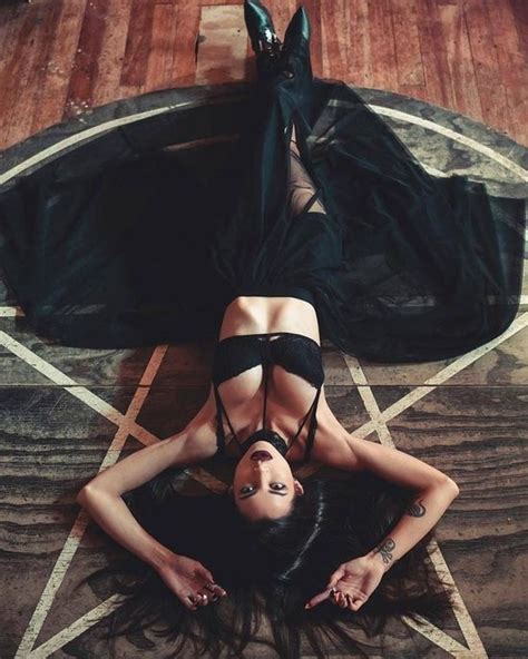 Witches Fall Photoshoot Halloween Photography Bff Photoshoot