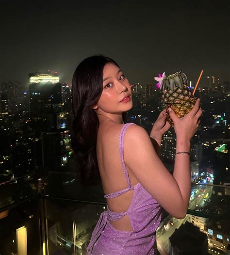 무속연구가무당노슬비 노주은 핫하게 생겨서 엄청나게 건전한 티츄카 또 태국 가고싶다~~~🤣 이제 본업 복귀ㅎㅎㅎ 화이팅 태닝 할까요 말ㅇ까요ㅋㅋㅋ 루프탑