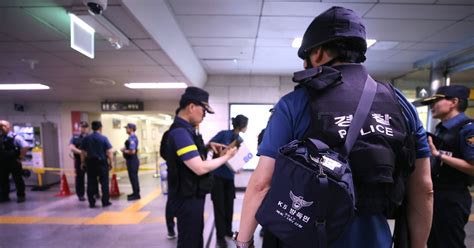 시청역서 폭발물 의심 신고경찰 조사중