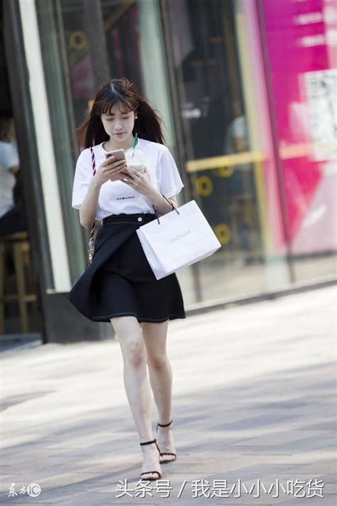 街拍美女不一樣的風景總有你喜歡的一款 每日頭條
