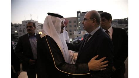 السفير السعودي في الاردن يقدم واجب العزاء لرئيس الوزراء الاسبق طاهر المصري