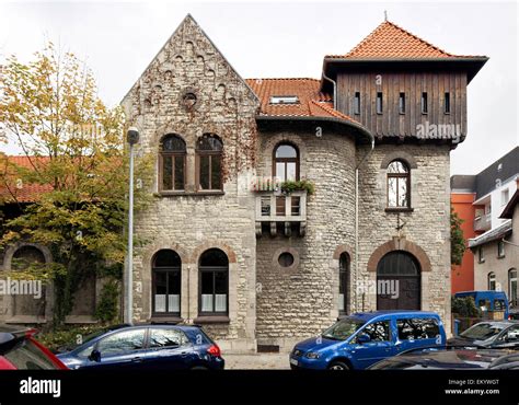 Cast house hi-res stock photography and images - Alamy