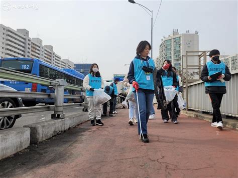 [서울시청 내손안에 서울] 쓰레기 줍깅으로 중랑천 지켜요 운동효과는 덤~ 중랑천환경센터