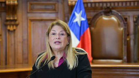 Presidente de la Corte Suprema pide la renuncia de Ángela Vivanco como