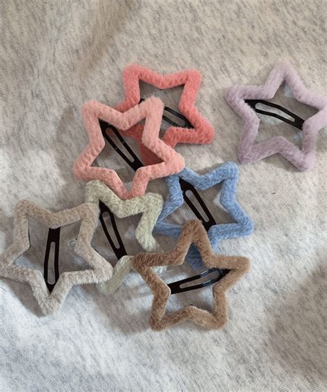 ꯁ11최저가할인ꯁ 시티 밍크 퍼 별 똑딱핀 옆머리핀 7color 겨울 별삔 Y2k 키치 하이틴 연말파티 체육대회 포인트핀 에이블리
