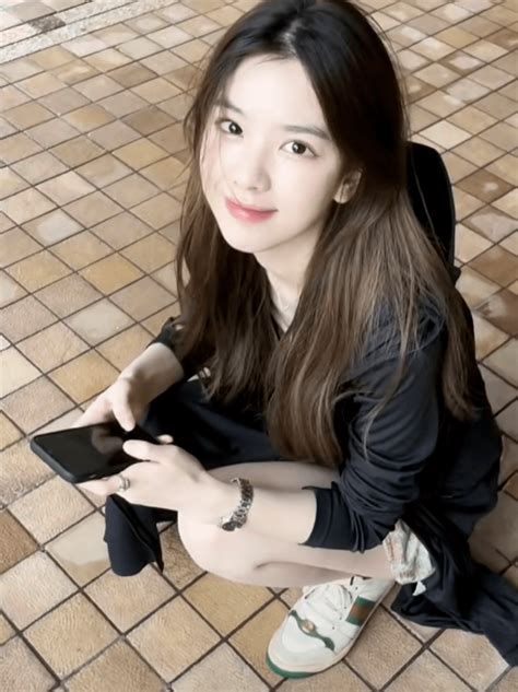 降服王思聪的女人终于出现了？开撕女网红，私密聊天记录遭曝光，国民老公变舔狗？一宁