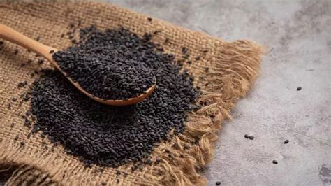 Black Sesame Benefits सेहत का खजाना हैं काले तिल जानें इसे खाने के