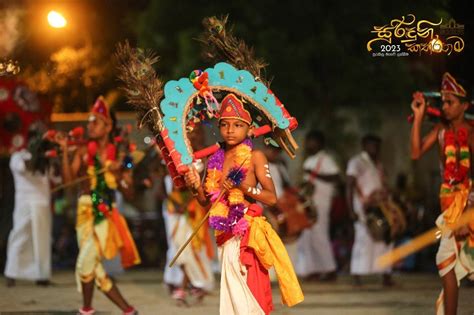 ඓතිහාසික රුහුණු කතරගම මහා දේවාලයේ පස්වන මඟුල් පෙරහර වීදී සංචාරය කළේ මෙහෙමයි Katharagama