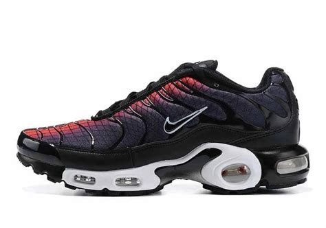 Купить кроссовки Nike Air Max Tn Plus Ultra серые с красным в СПб