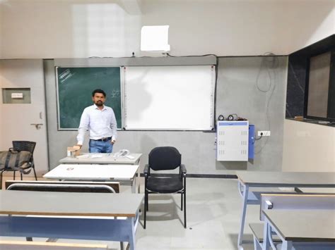 Smart Classroom Interactive Whiteboard Boontouch Ceramic Iwb 82 Figure