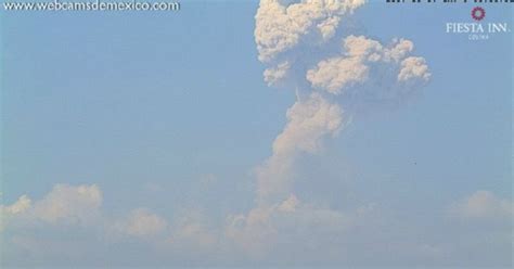 Volcán De Colima Registra Exhalación De 3 Mil Metros De Altura La