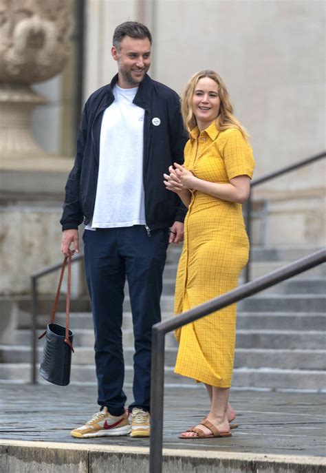Jennifer Lawrence espera su primer bebé con su esposo Cooke Maroney Infobae