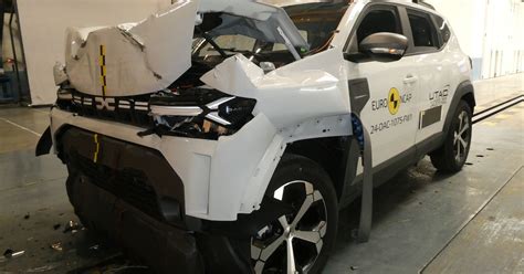 Nieuwe Suzuki Swift En Dacia Duster Scoren Matig In Euroncap Veiligheidstest Auto Bdnl
