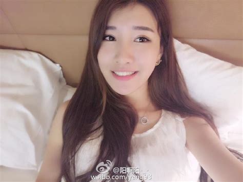 曝郭艾伦与空姐女友分手 微博与模特“新欢”互动
