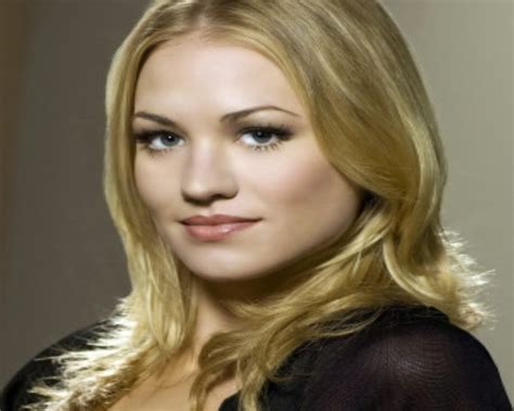Hijabkhan Most Beautiful Australian Actress Yvonne Strahovski