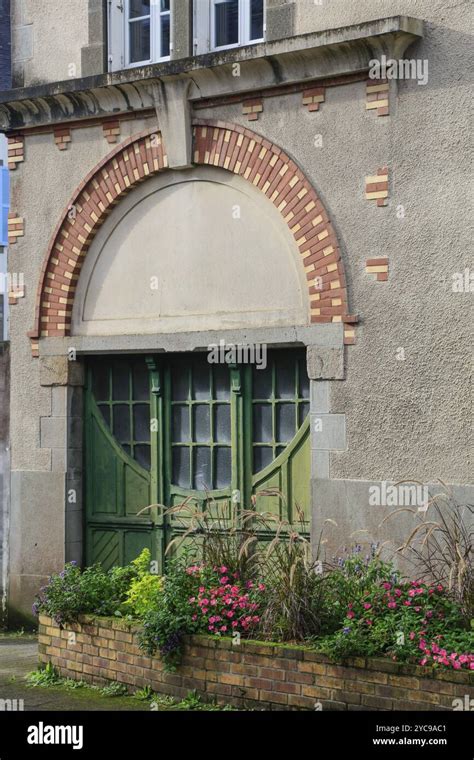 Gateway With Round Motif In Art Nouveau Style At A Residential Building