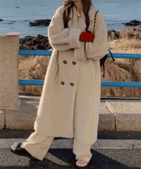 고퀄 페이크 밍크 Fur롱코트 털빠짐x백화점핏감예쁜핏감페미닌무드연말모임룩파티룩데이트룩하객룩으로 딱고퀄리티핏보장지금입기 딱좋은 겨울아우터 에이블리