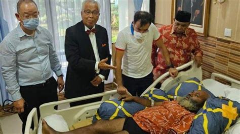 Jenazah Lukas Enembe Disambut Upacara Adat DIanggap Sangat Berjasa Di