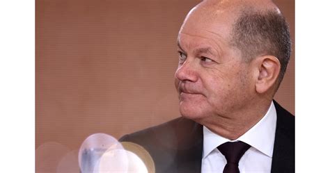 Политико Шолц няма да отстъпи от сътрудничеството с Китай въпреки натиска на САЩ