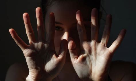 Qué Es La Violencia Vicaria Causas Síntomas Y Cómo Actuar