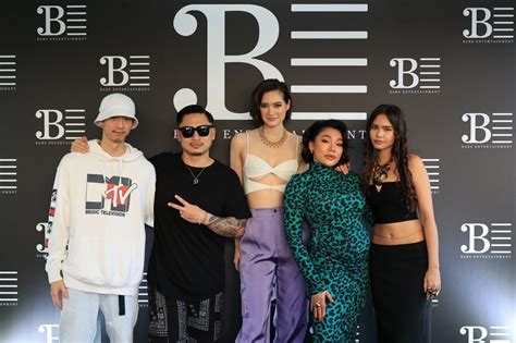 ‘ดา เอ็นโดรฟิน ควง ‘เดนนิส เปิดค่ายเพลง Bars Entertainment