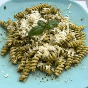 Receta de fusilli al pesto casero | El arte del buen comer