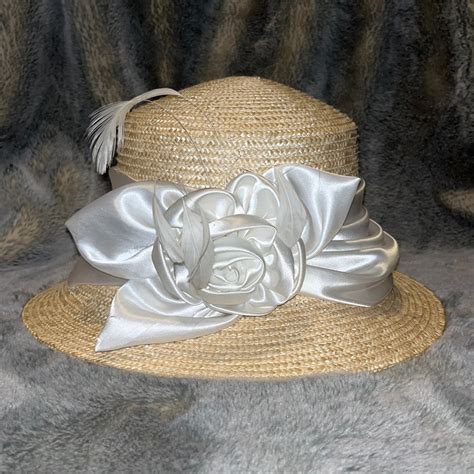 Do Re Hat Collection Straw Hat White Ribbon Detail Gem