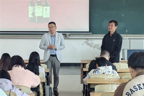 中国农业大学烟台研究院 研究院新闻 海农论坛 刘玉超分享葡萄酒行业从业经验