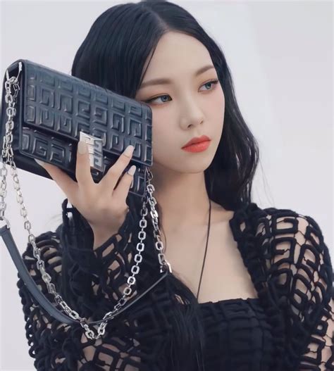 Karinaaespa On Twitter Black Mamba Aktris Buku Untuk Dibaca