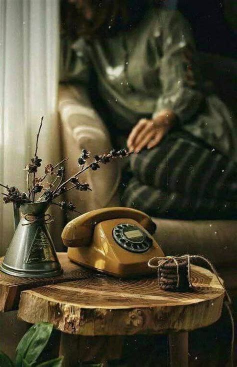 مرا در میان روزهاے خستہ‌ات پیدا خواهی ڪرد وقتی کہ شانہ‌ے هیچ‌ ڪسی آرامت